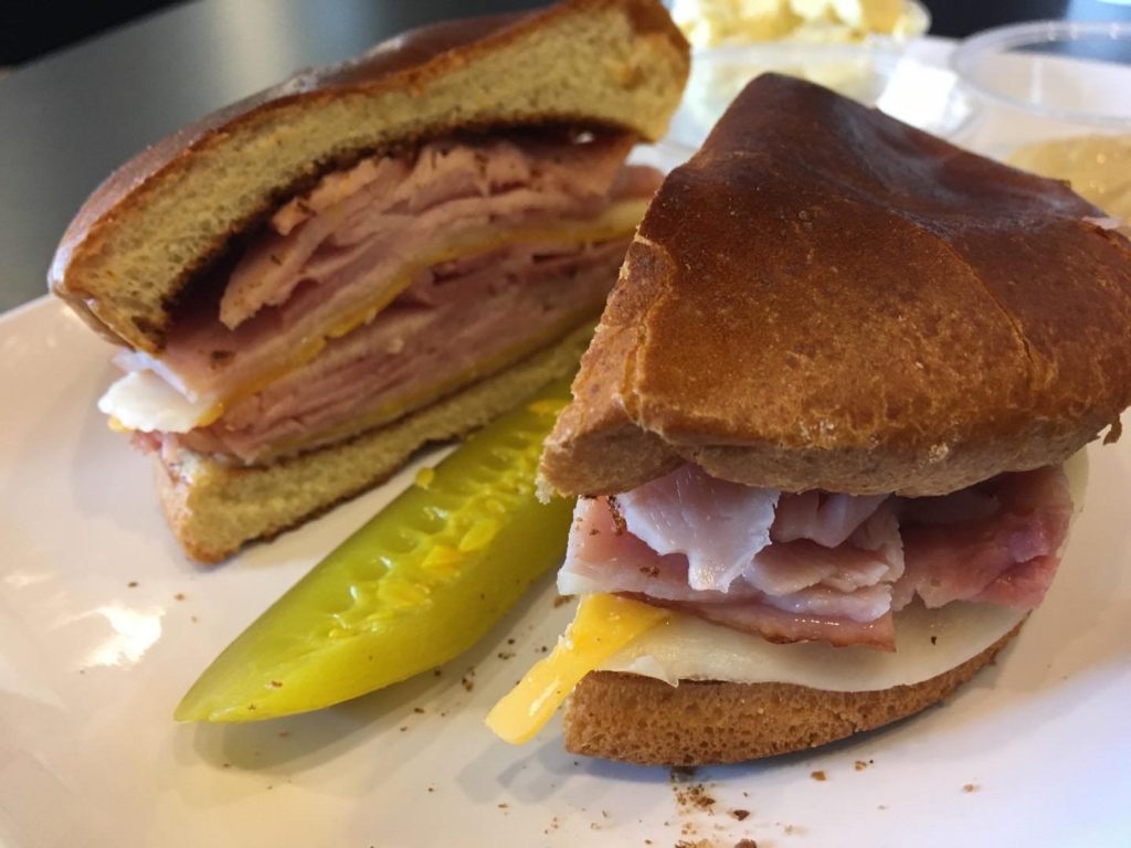 Cuppa Tosa [Hours & Details] - Wauwatosa